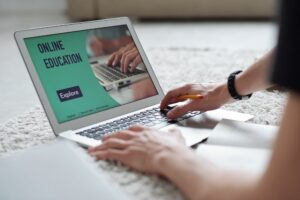 Akademia Orłów: WOT e-learning i logowanie
